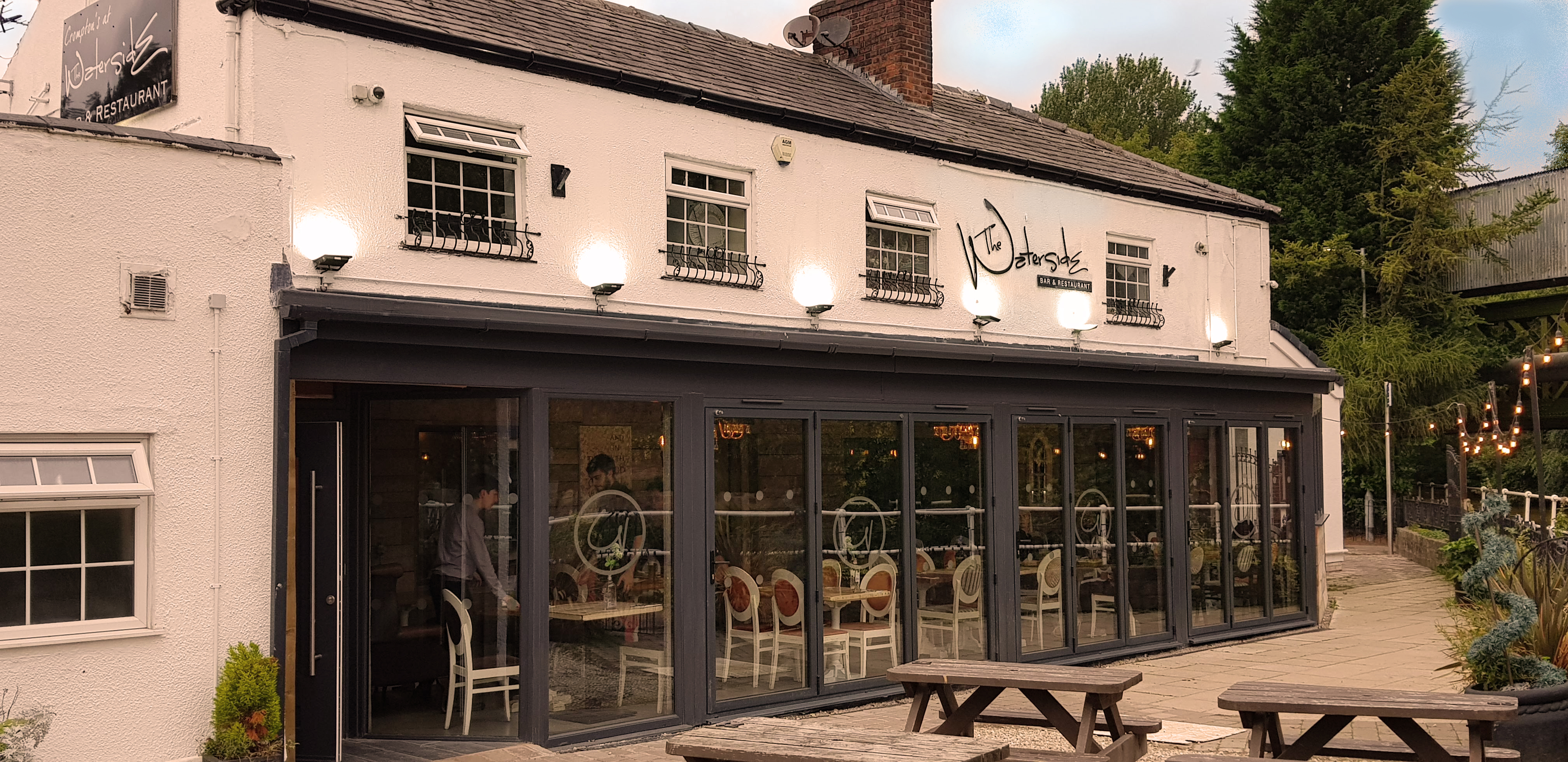 Cromptons at the Waterside Restaurant Eat Drink Relax Enjoy